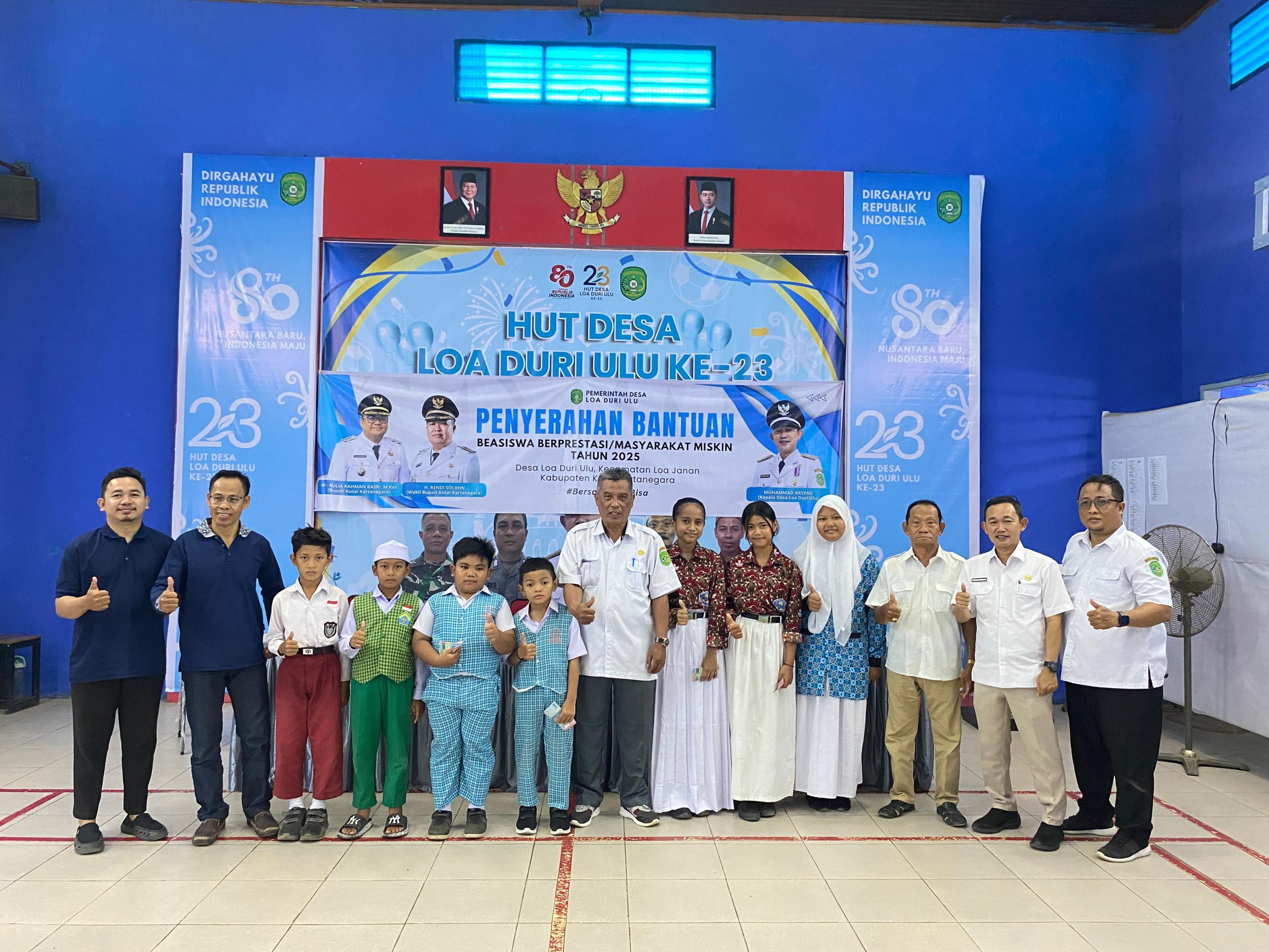 Pemdes Loa Duri Ulu Salurkan Beasiswa Bagi Pelajar Kurang Mampu, Dukung ...